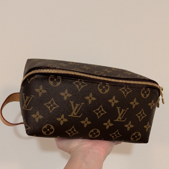 Louis Vuitton | Bags | Rare Authentic Louis Vuitton Shoe Care Kit Bag ...